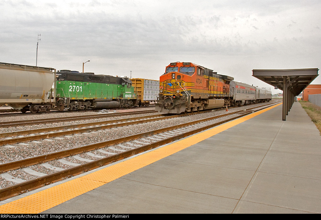 BNSF 2701 and BNSF 4734